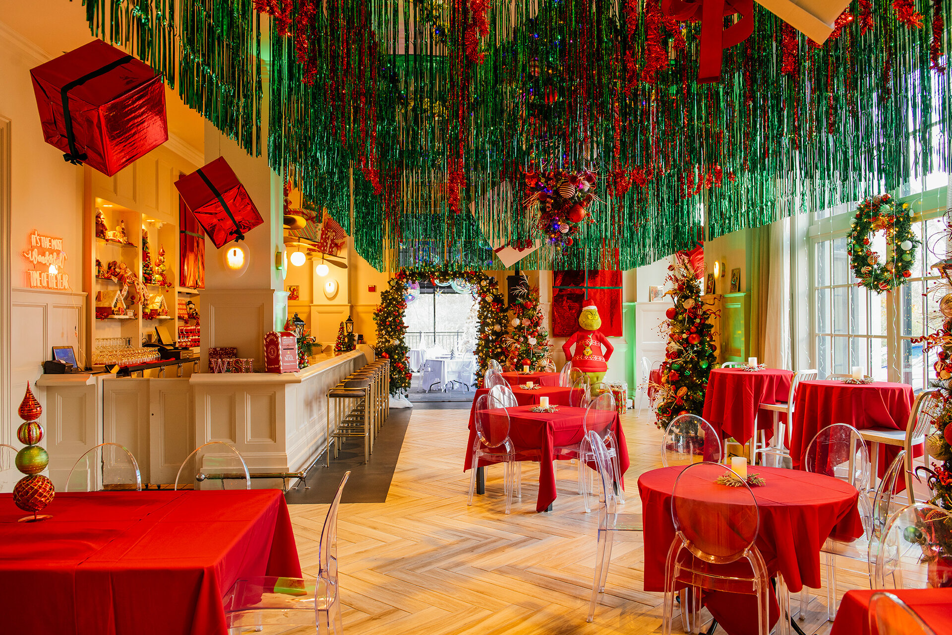 Holiday Season Activities in Rochester, MI | Royal Park Hotel